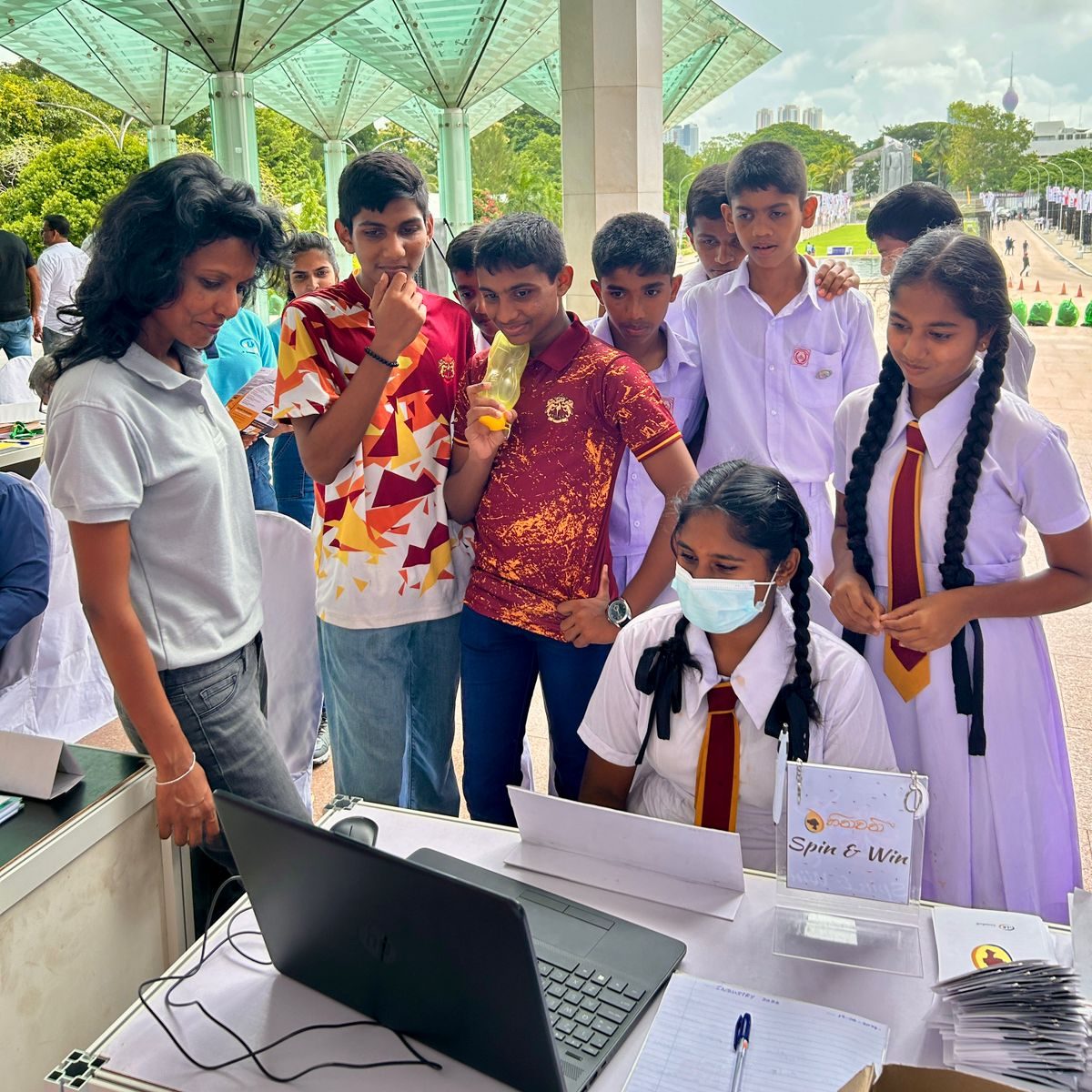 හිතවතී – සයිබර් අවකාශයේ ඔබේ යෙහෙළිය