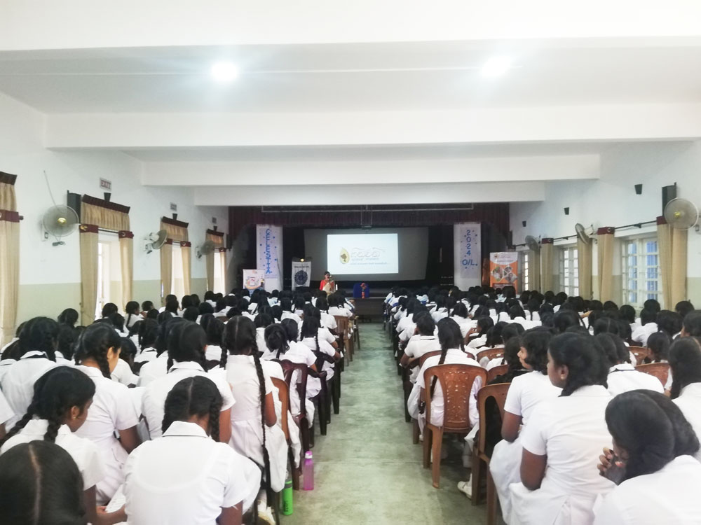 Cyber Safety Awareness through ‘Hithawathi Teens Hub’ – At Vishaka ...